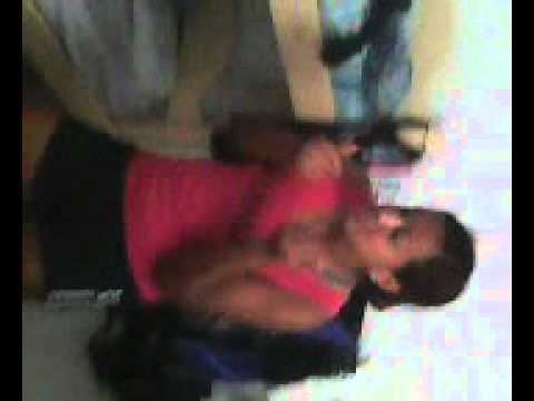 Eu dançando no Quarto... pra Sariinha
