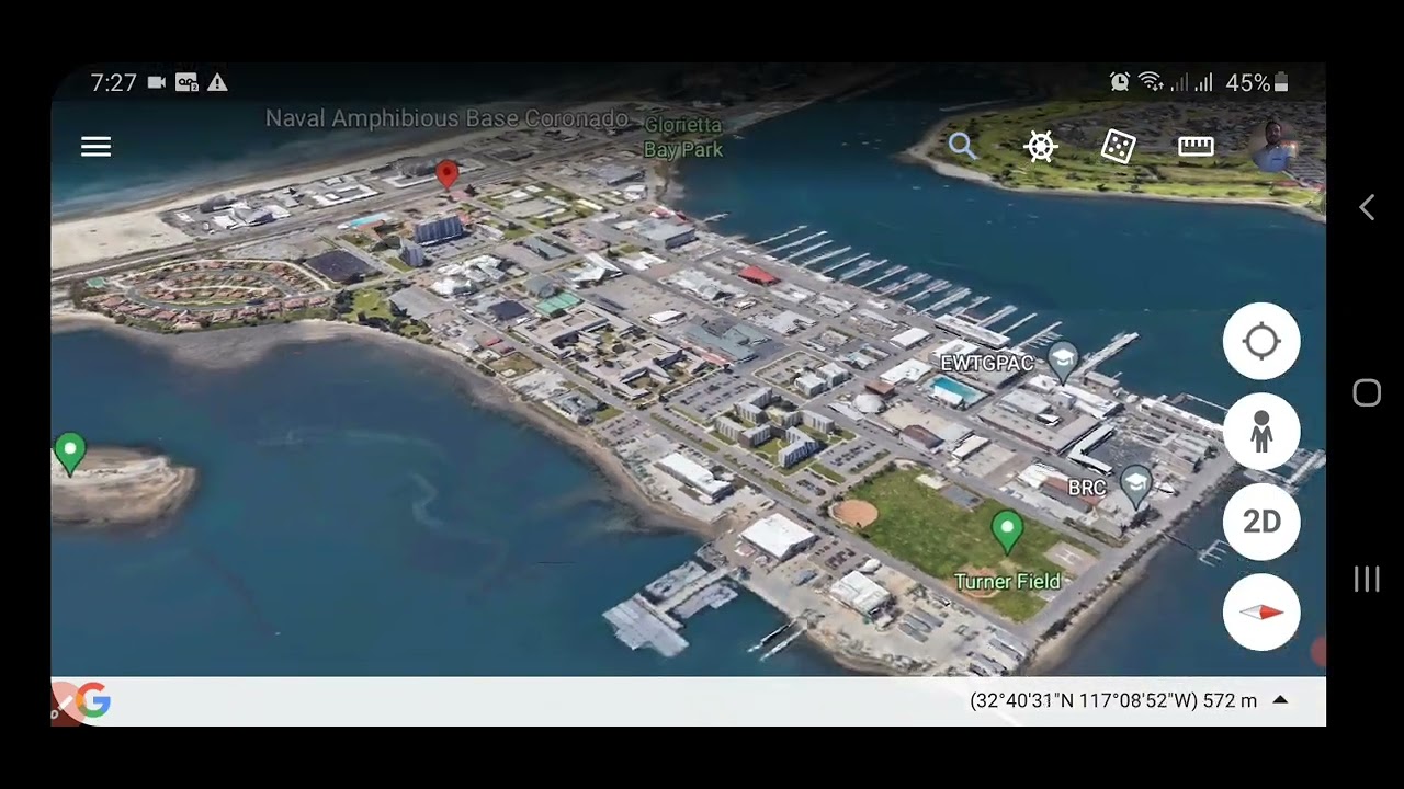 Signo, esvástica NAZI en un base naval militar vista en Google Maps ...