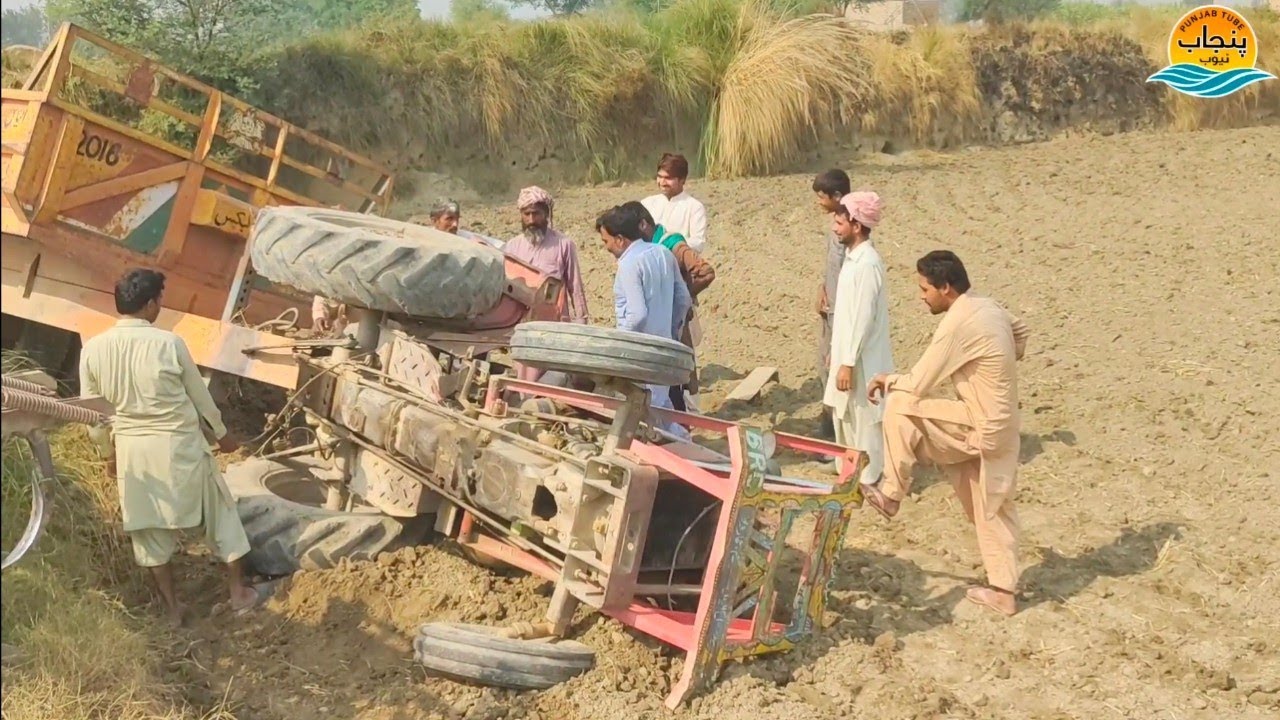 Dangerous Tractor Stunt | Tractor Accident Massey Ferguson 240 Tractor ...