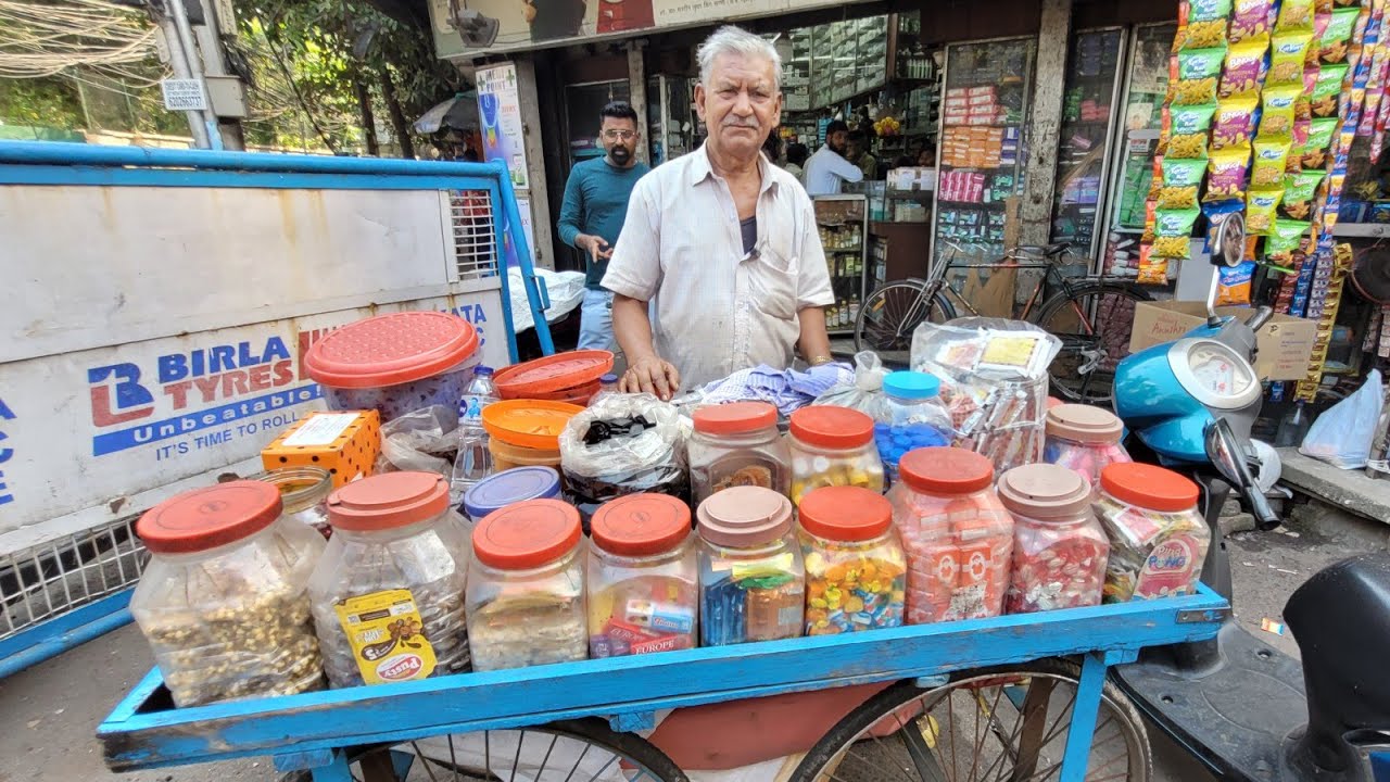 India's 70 Years Old Man Selling All The 90s Candies & Kool In Only ₹10 ...