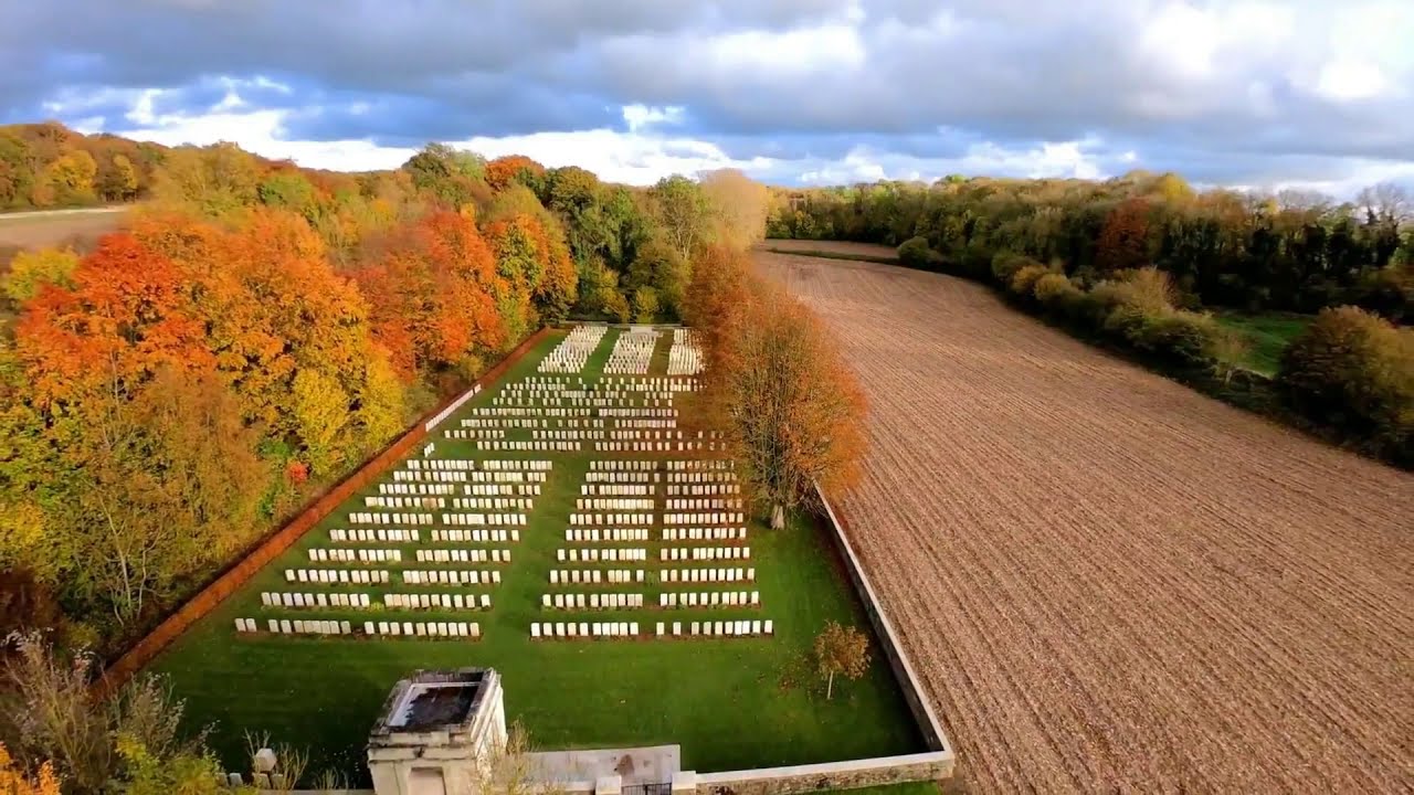 Blighty Valley Cemetery, Authuille Wood, Somme. - YouTube