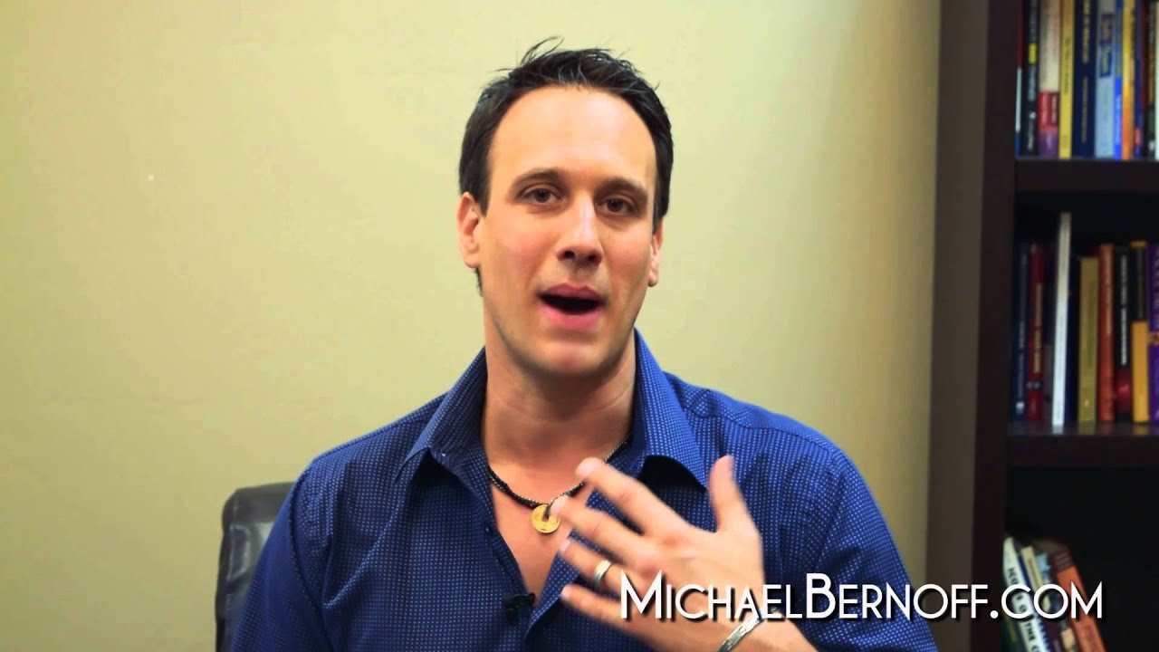 Michael Bernoff's Book Corner - Travelers Gift by Andy Andrews - YouTube