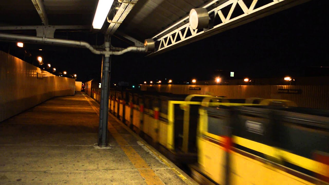 NYCTA : IRT R33WF Refuse Train Passing Intervale Avenue - YouTube