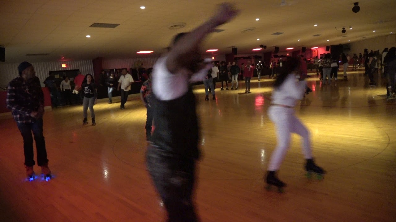 STAR ROLLER RINK 15 - YouTube
