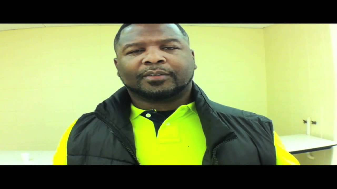 Former Green Bay Packer LeRoy Butler visits kids in Waupun - YouTube