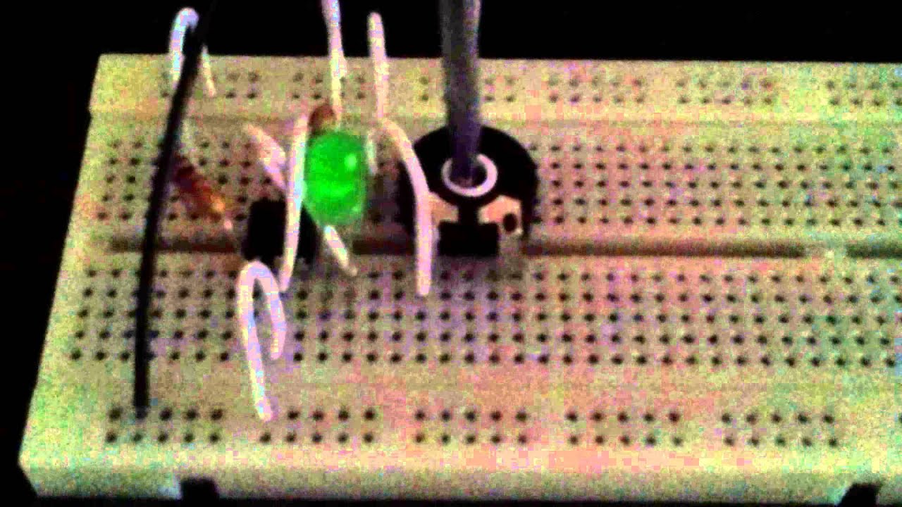 Optocoupleur type 4N27 - YouTube