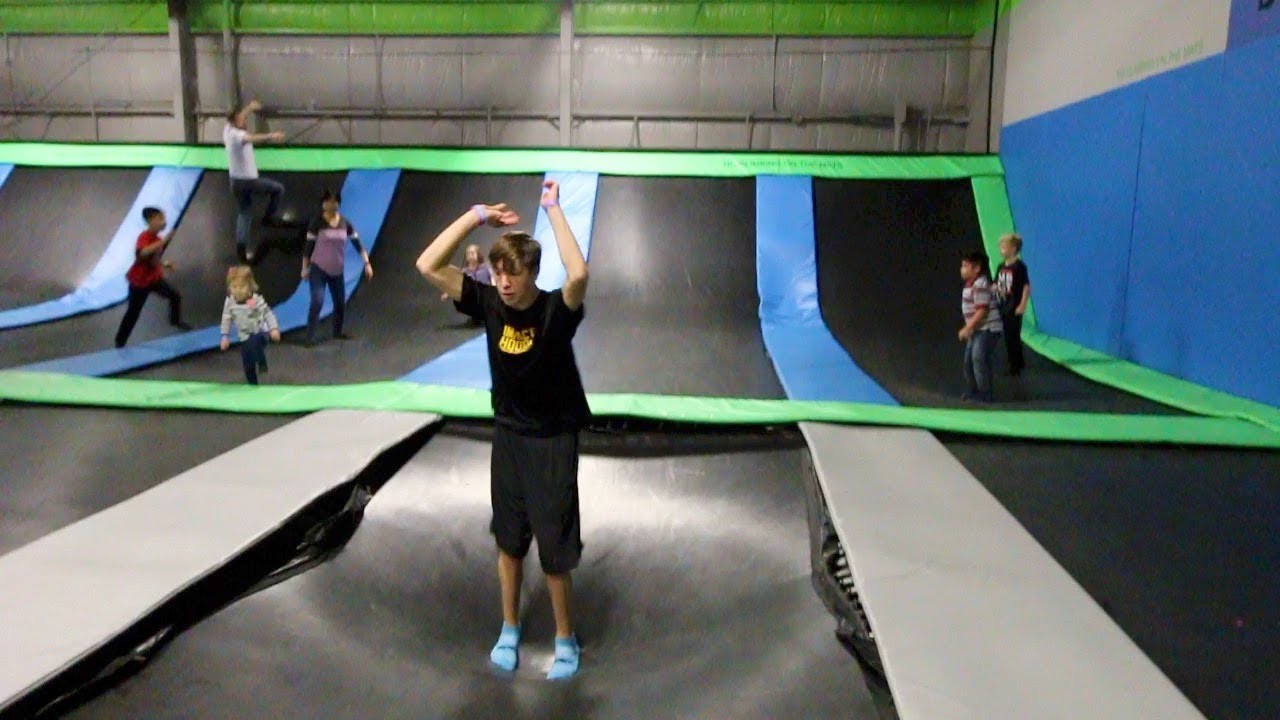 BEST FLIPPER IN THE COUNTRY AT WORST TRAMPOLINE PARK YouTube best-flipper-in-the-country-at-worst-trampoline-park-youtube