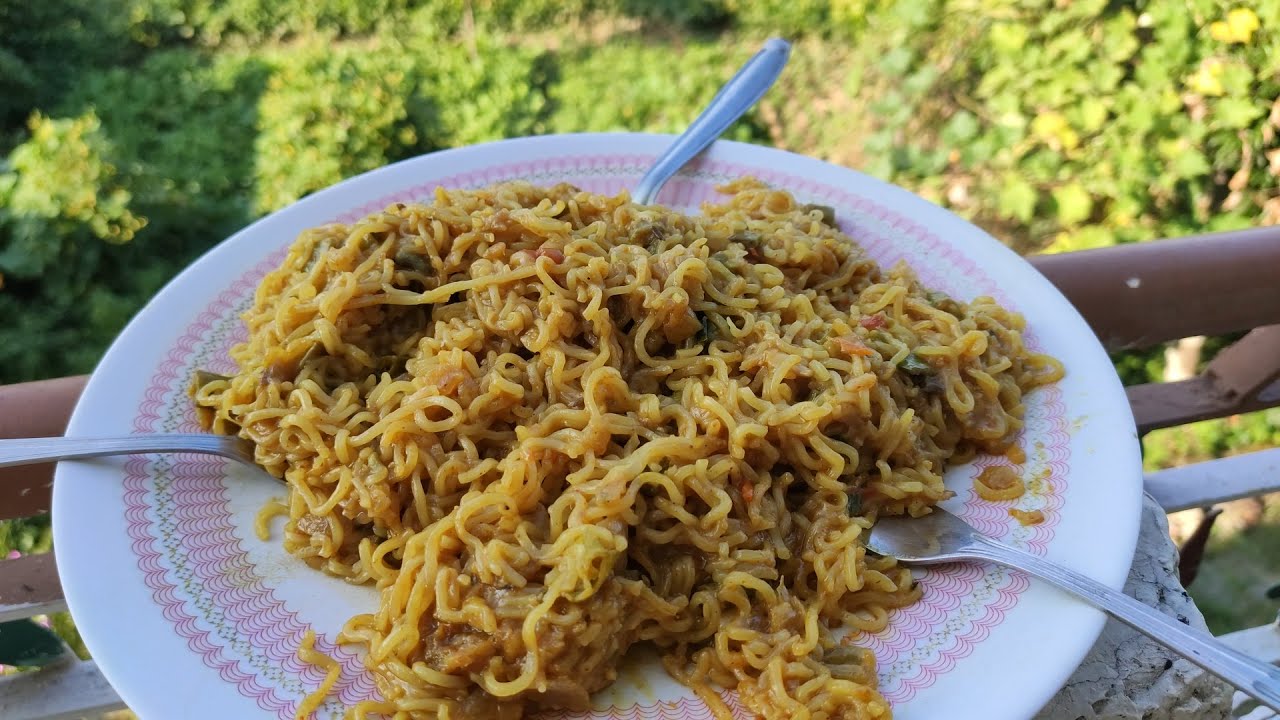 Mountain Maggi l Maggi in Uttarakhand Village l #Maggi - YouTube