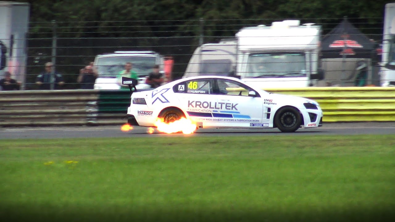 Holden Commodore HSV - 6.2L FLAME SPITTING V8 | Pushing Hard on Track ...