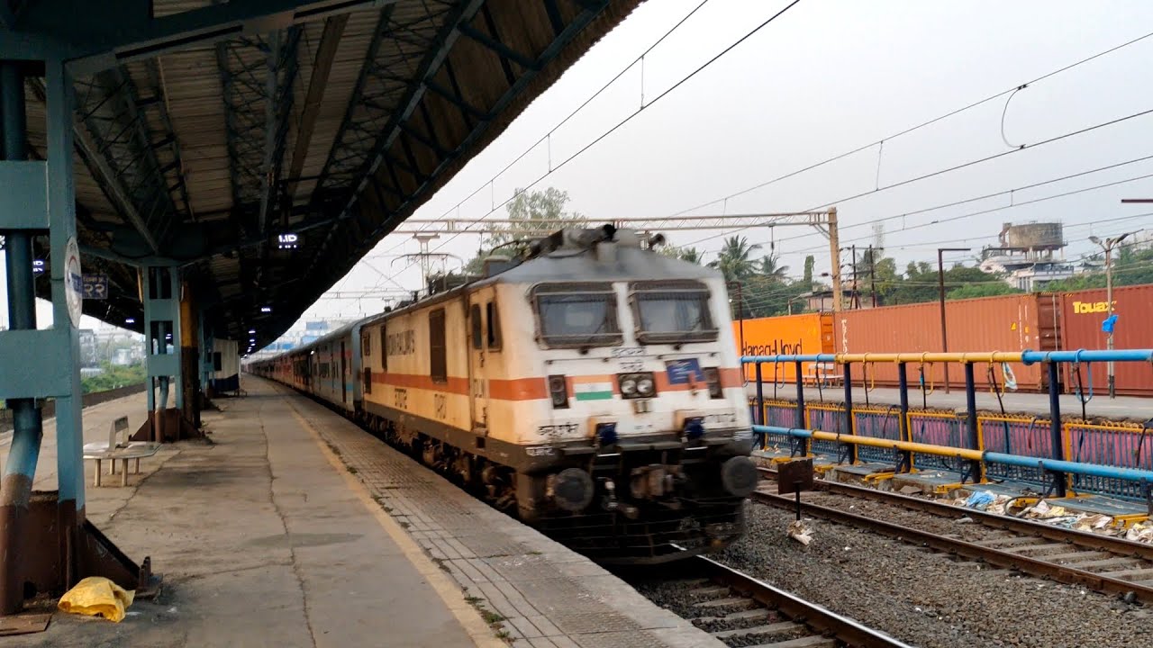 Bandra Terminus Weekly Express skipping vasai rd || Indian railways ...