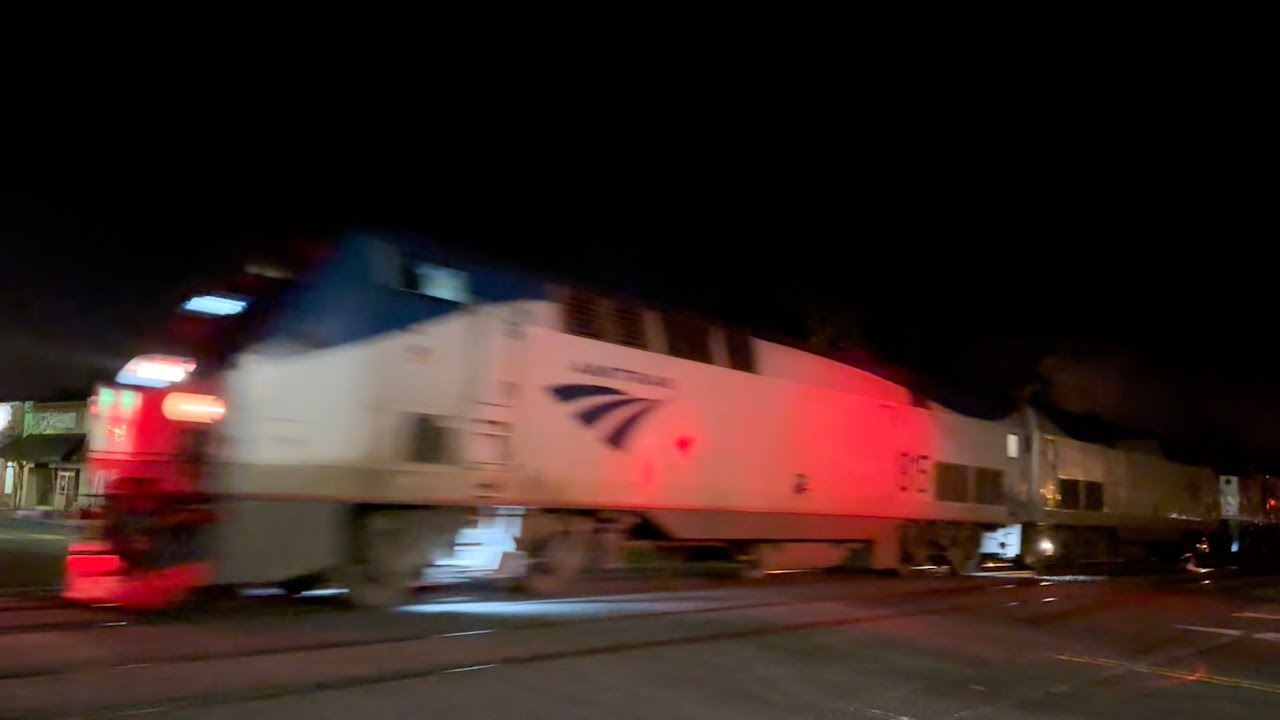 Amtrak P40DC 815 Leads The Auto Train P052-30 at Folkston, GA - YouTube