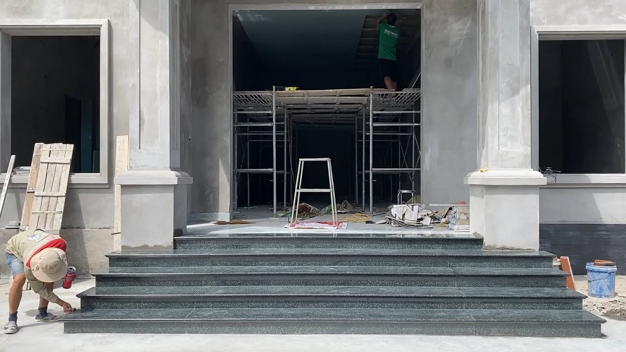 Construction Techniques Granite Steps From The Construction Worker ...