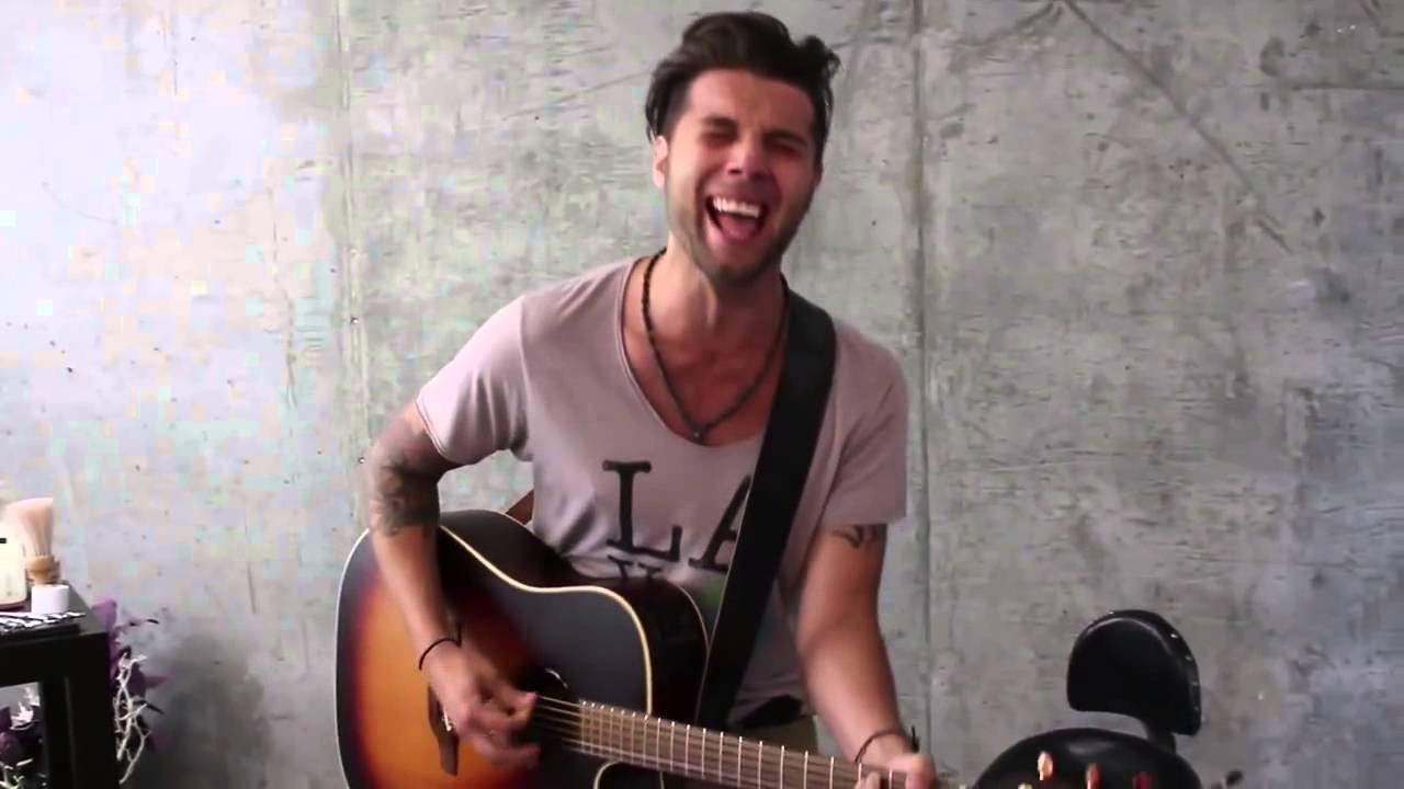 JOSH ROYSE! The amazing live performance! - YouTube