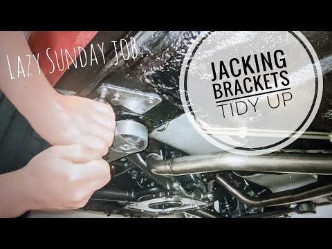 Jaguar XJS 6.0l V12 facelift 1994 jacking points - YouTube