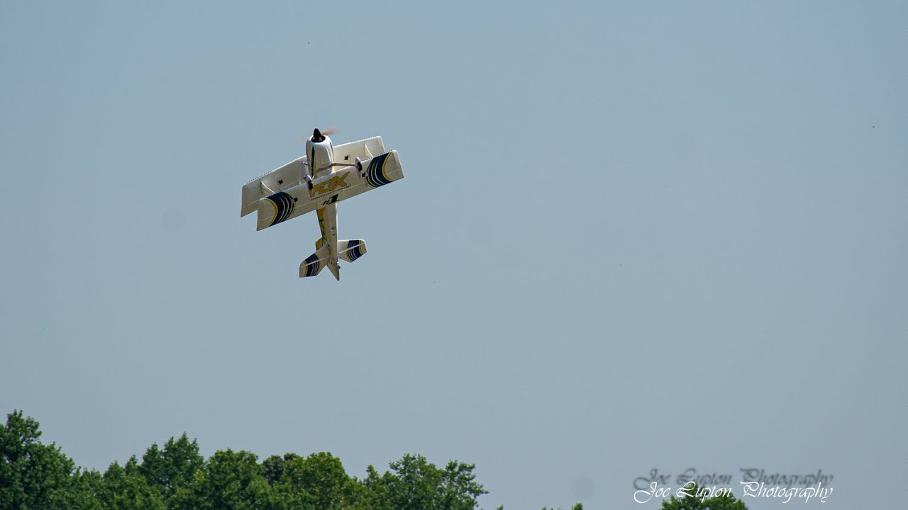 Flex Innovation 60e Mamba flight - YouTube