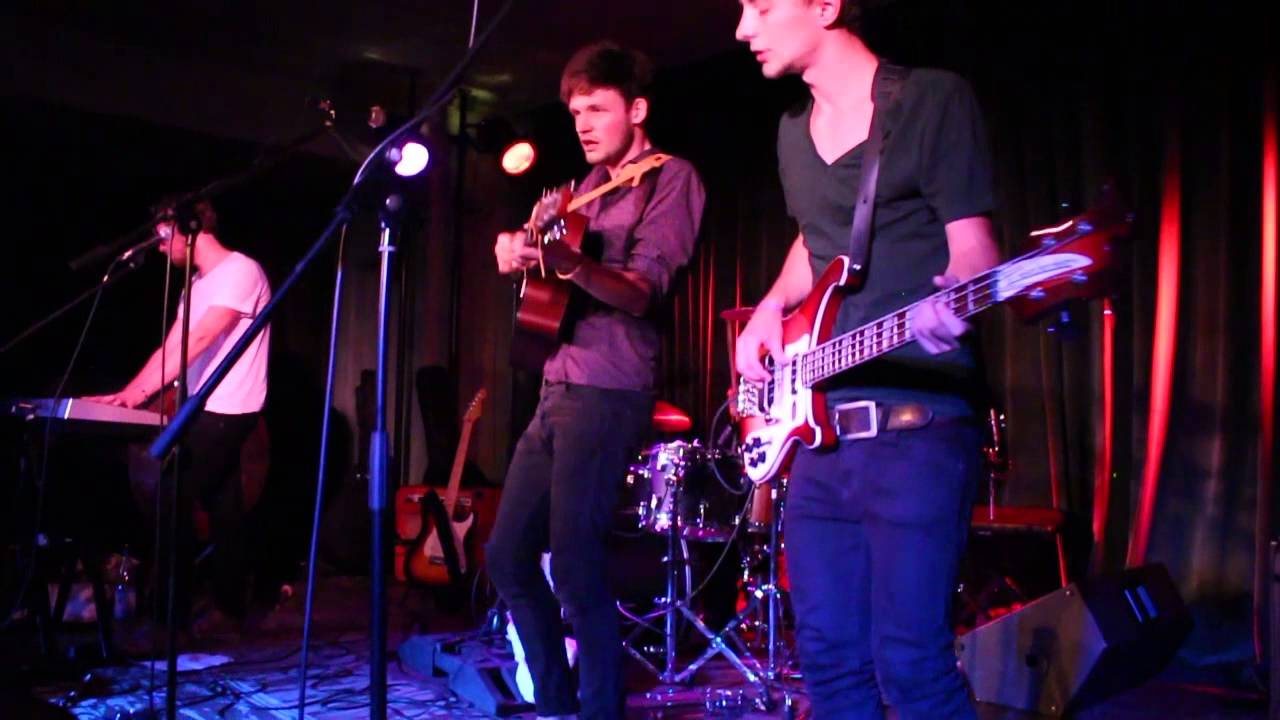 Mumbling Man - Time (live) - YouTube