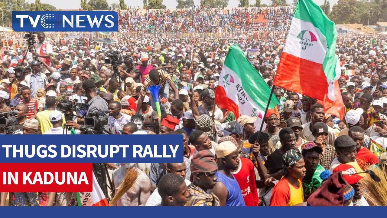 (SEE VIDEO) Suspected Thugs Attack PDP Rally In Kaduna - YouTube