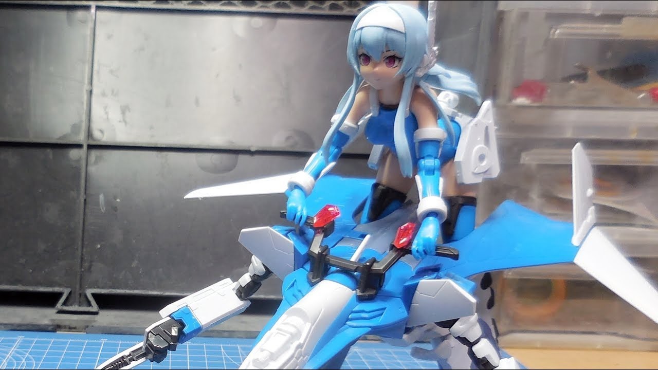 Aoshima Macross Variable Fighter Girl plamo build 3 - YouTube