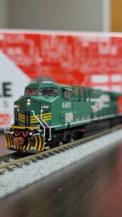 Rivet Counter N Scale Ferrosur Yellow Nose Stripes AC4400 - YouTube