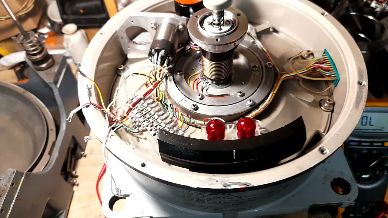 Sperry MK-37 gyrocompass INSIDE - YouTube