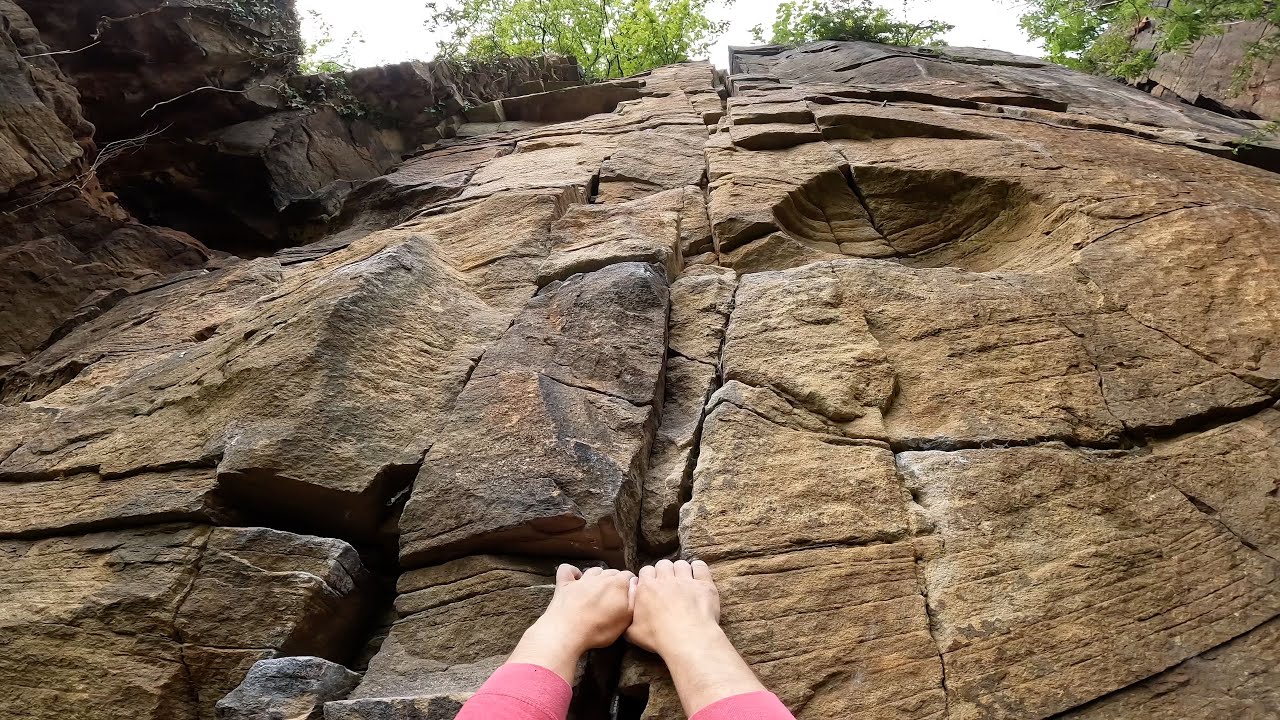Steep HVS at New Mills Torrs. Alcove Crack HVS 5a - YouTube