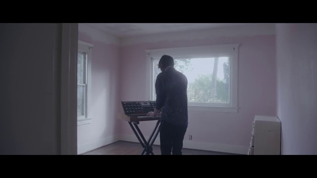 years & years king (official video) 017212220 - YouTube