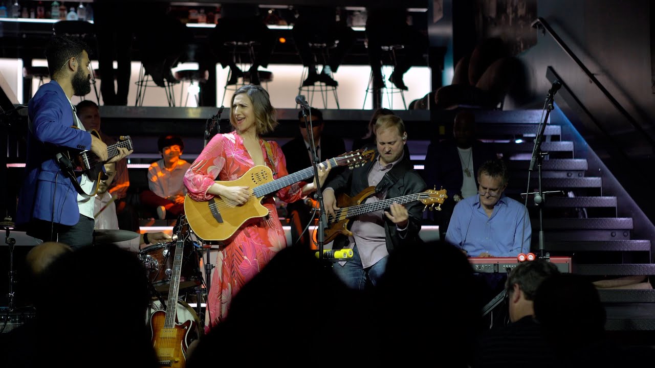 Eleanor Dubinsky - Cuando Voy A Mi Trabajo (Live in NYC) - YouTube