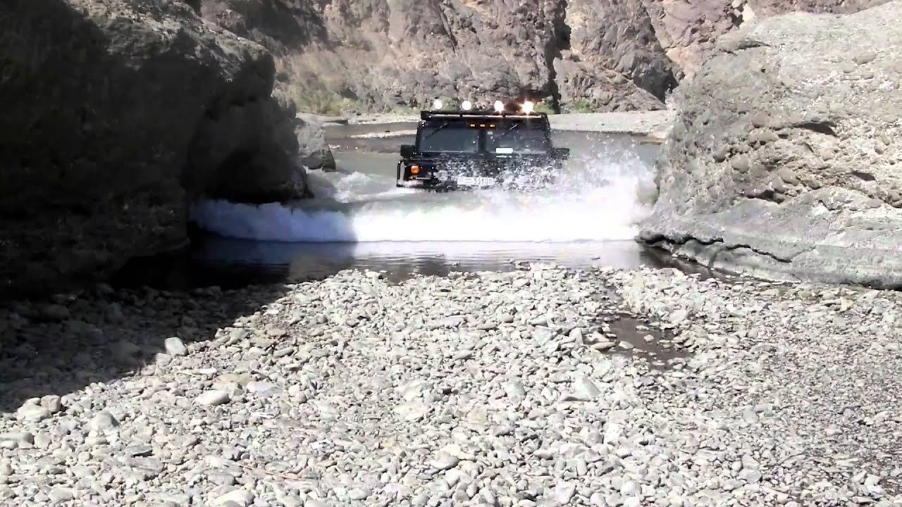 Hummer H1 in Dubai Water Part 1 - YouTube