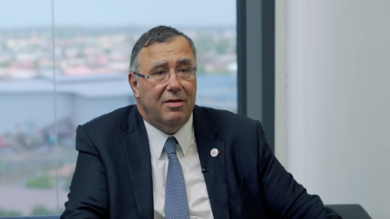 Open gesprek met Patrick Pouyanné | CEO van Total Energies - ABC Online ...
