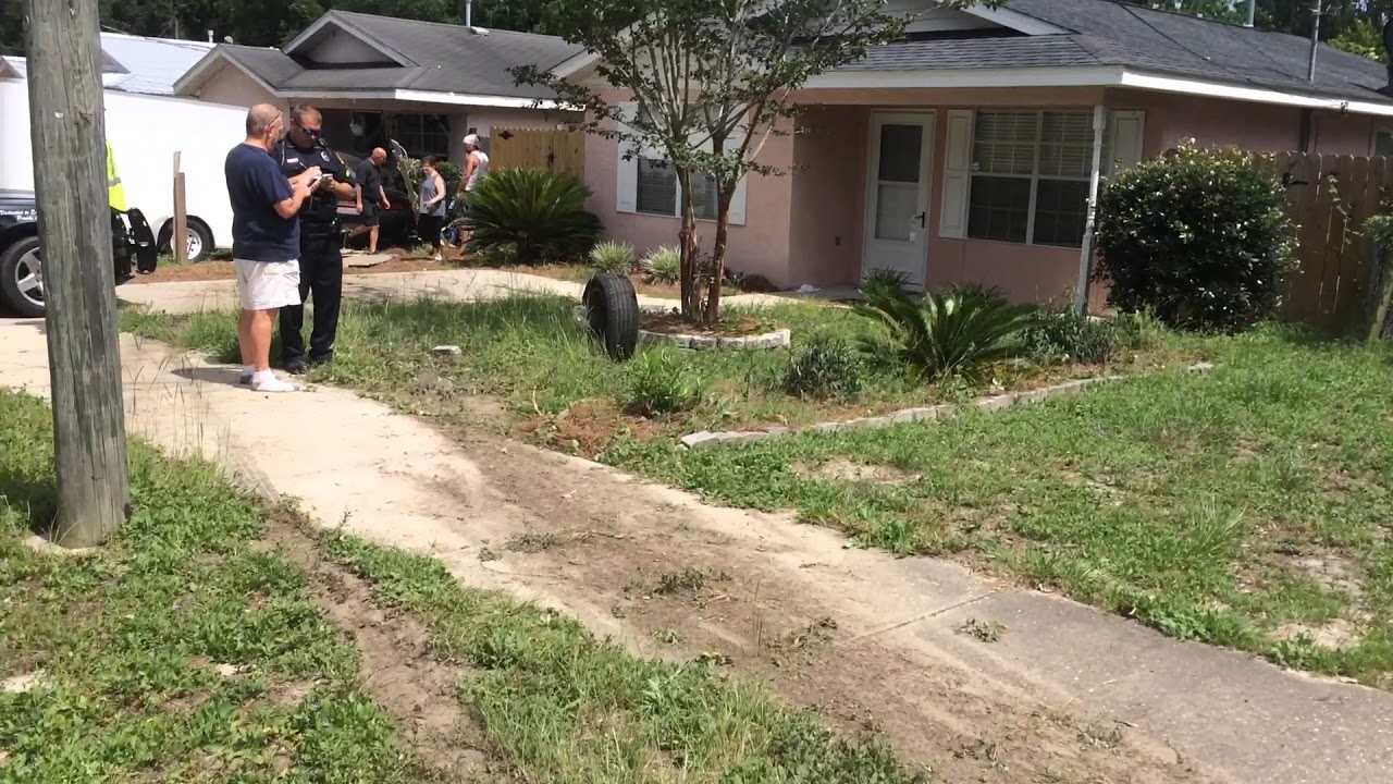 Car vs house - YouTube