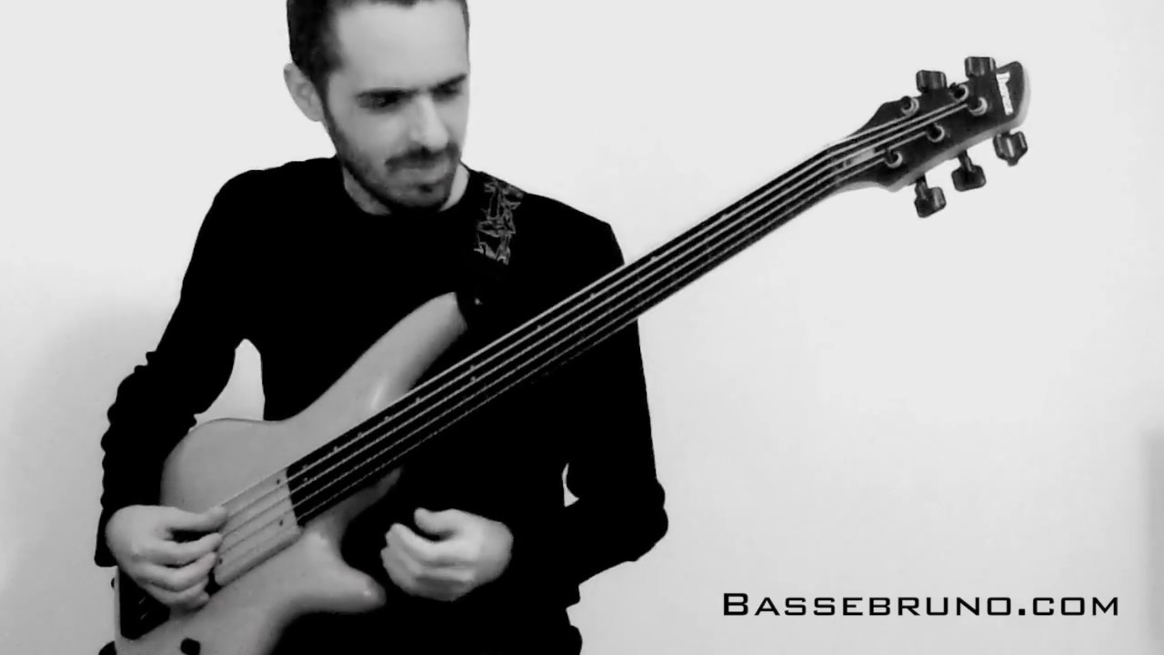 Fretless & Palm Mute 🎸 Bass Groove Improvisation - YouTube