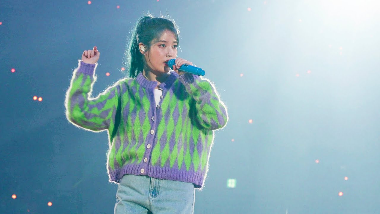 191123 아이유(IU) - 레옹 (Leon) 직캠 @ Love, Poem 서울 콘서트 앵앵콜 [ A캠] - YouTube