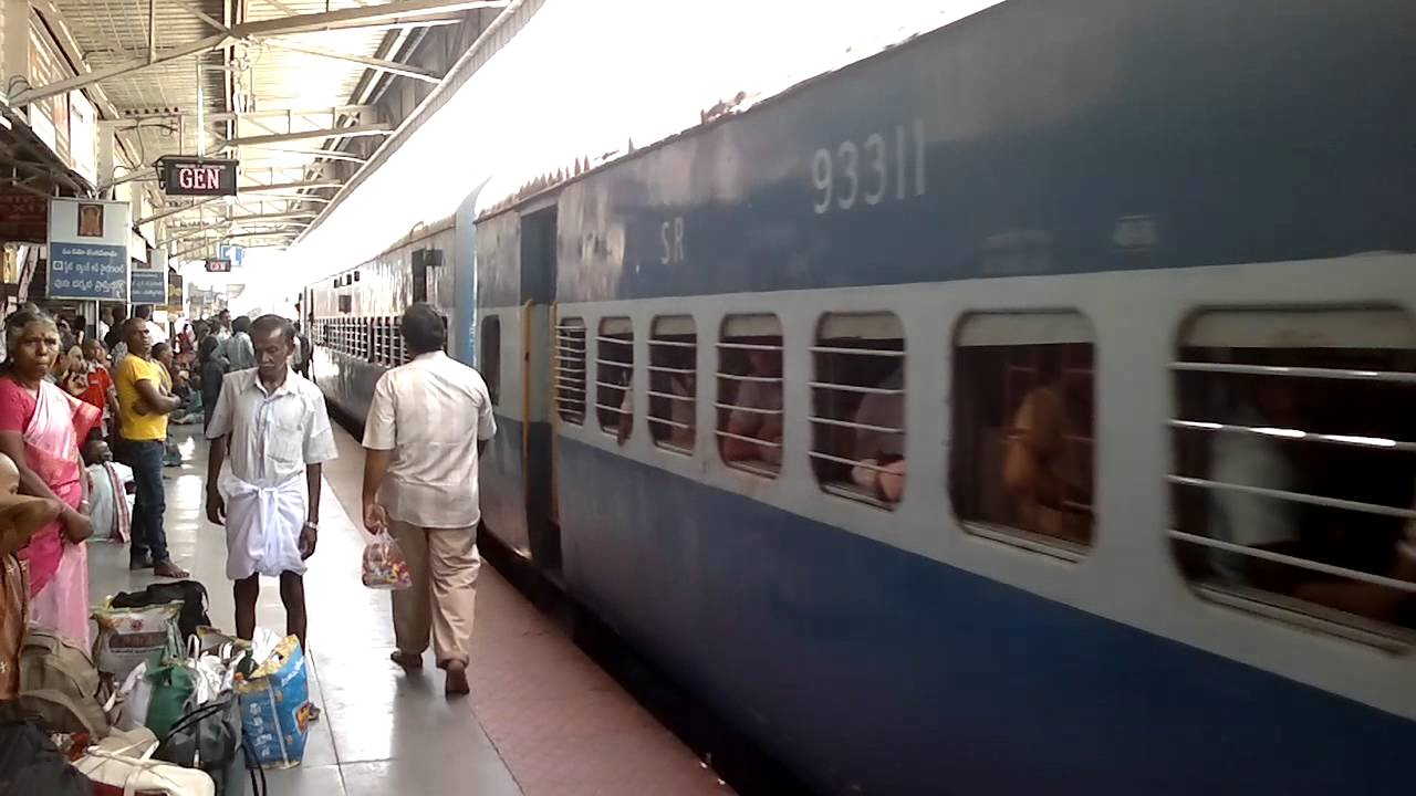 16351 Mumbai CST - Nagercoil Express arrives at Tirupati - YouTube