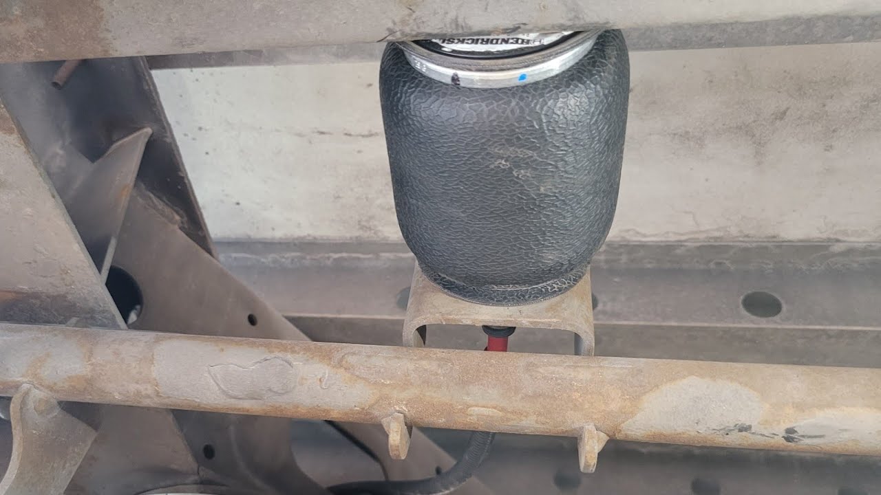 replacing CIMC Vanguard 53' Air Spring Bag Actuator - YouTube