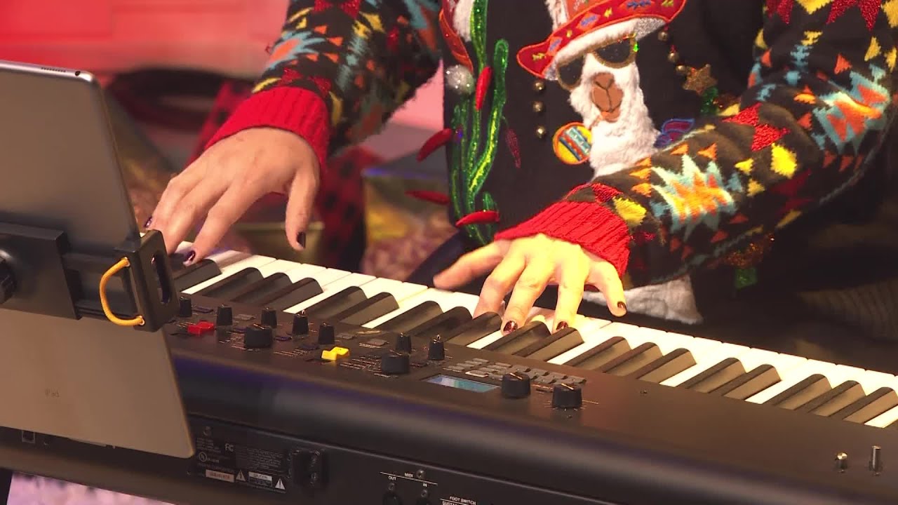 2024 Winter Jam | Jennifer Reason performs 'Joy to the World' - YouTube