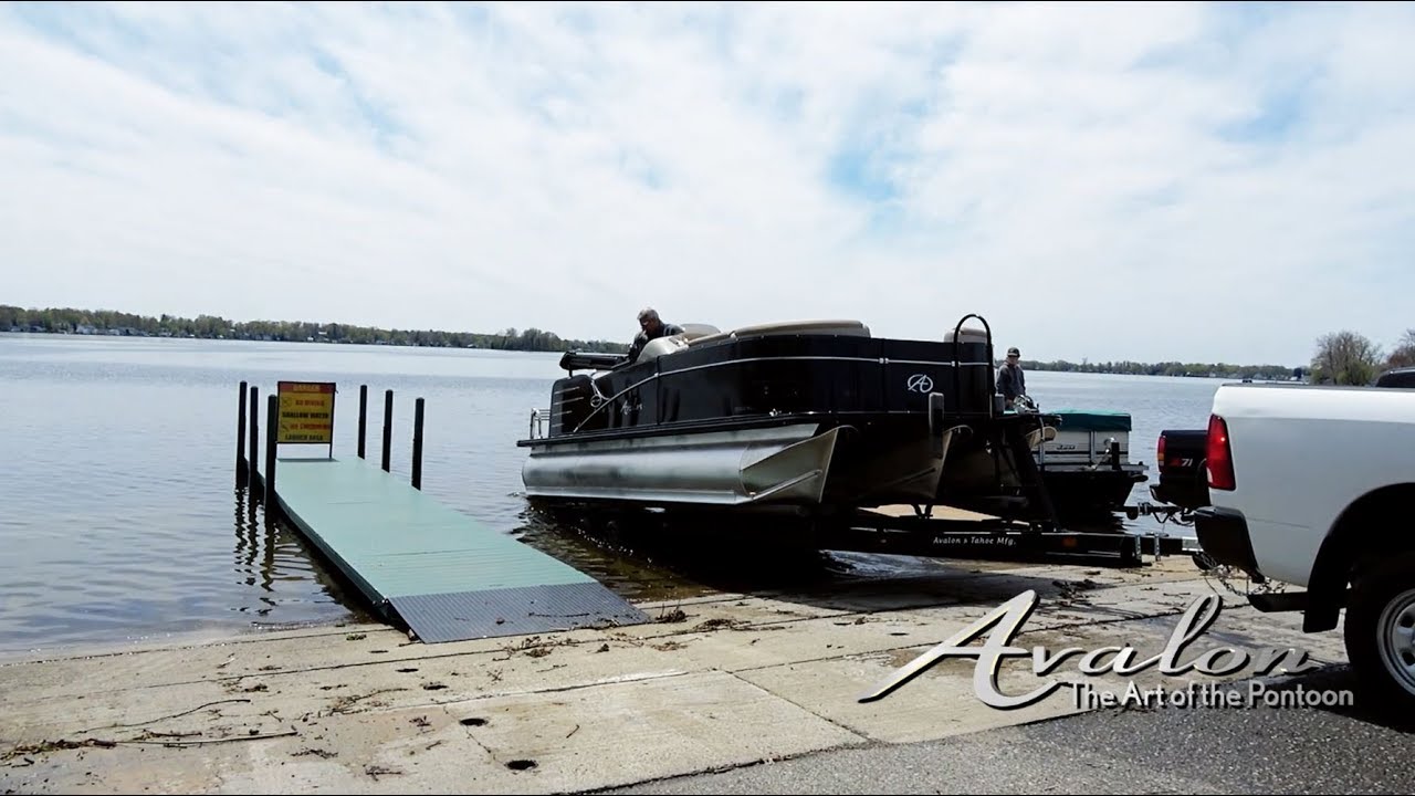 4) How to Launch Your Pontoon Boat | 2017 Avalon Luxury Pontoons - YouTube