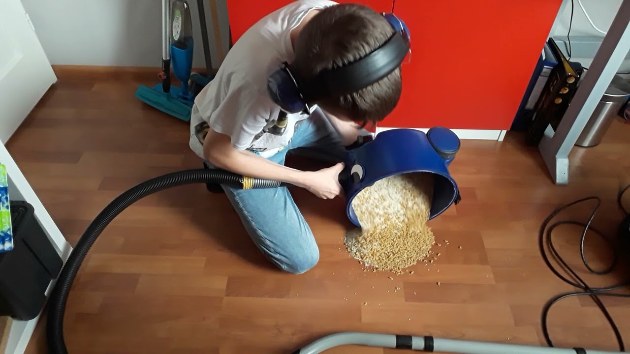 Another mess test with my numatic James - YouTube