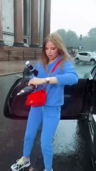 Для чего нужен зонт в Роллс Ройсе! - YouTube