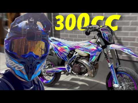 VERRÜCKTE 300ccm 2-Takt Supermoto-Transformation