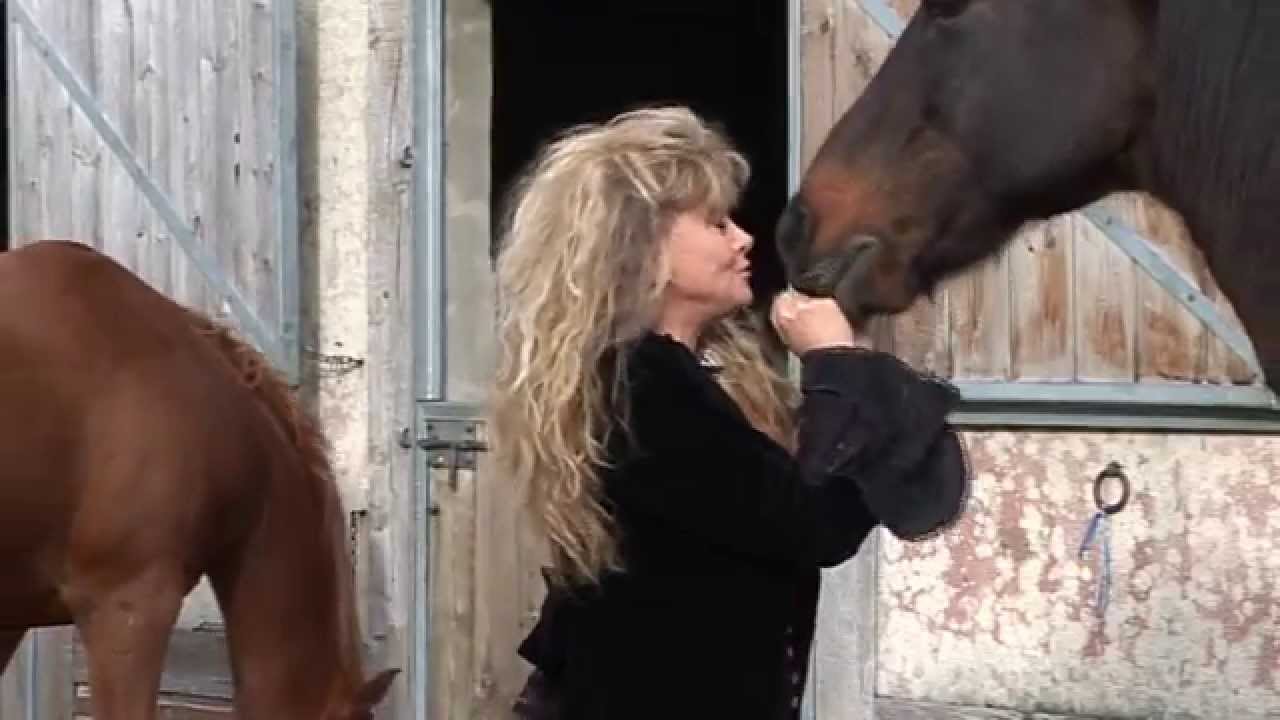 Sloane 80 - YouTube