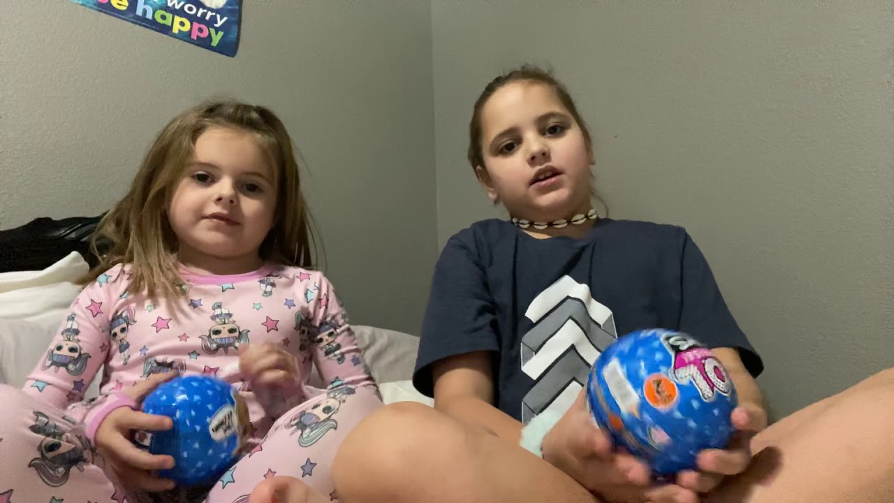 Opening lol dolls - YouTube