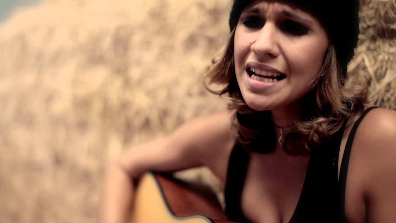 Effy Jones - Moi Lolita - YouTube