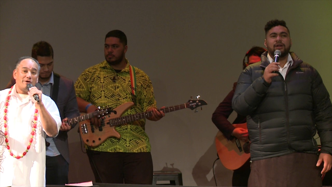 Samoan men worship God at "Tama Tane Malosi" - YouTube