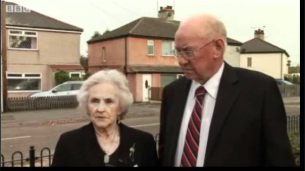 Bilsthorpe Colliery Memorial 04/10/2011 - YouTube