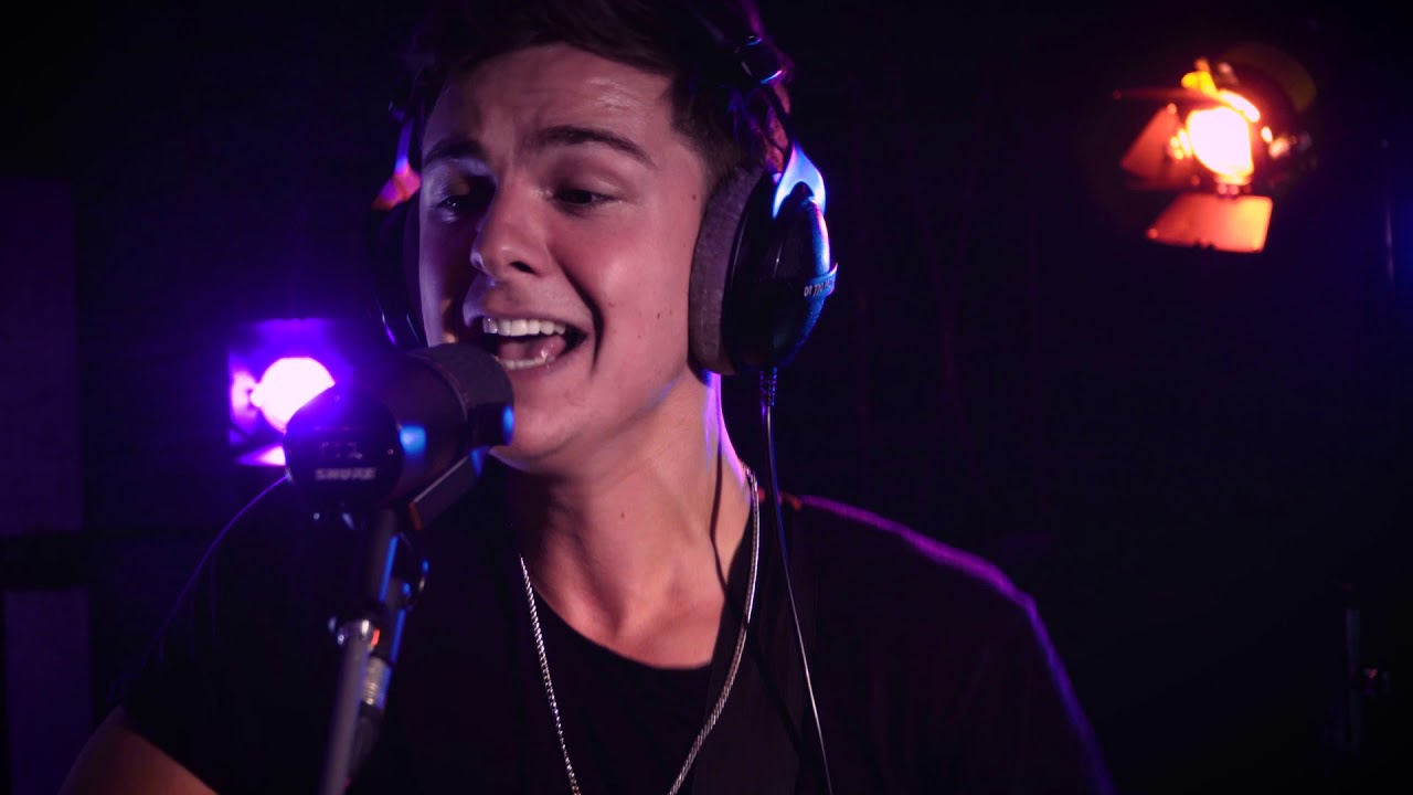 James Reynard Modern Medley Live In Session 2020 no titles - YouTube