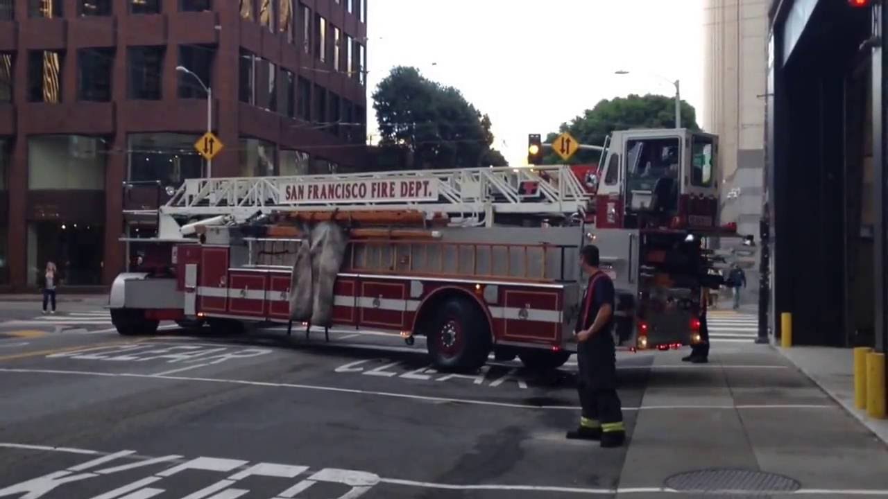 San Francisco fire truck backing up - YouTube