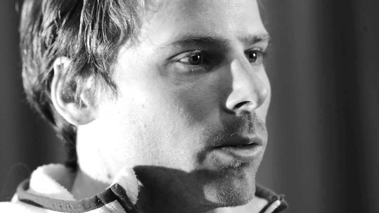 Andy Newell :: Cross The Line - YouTube