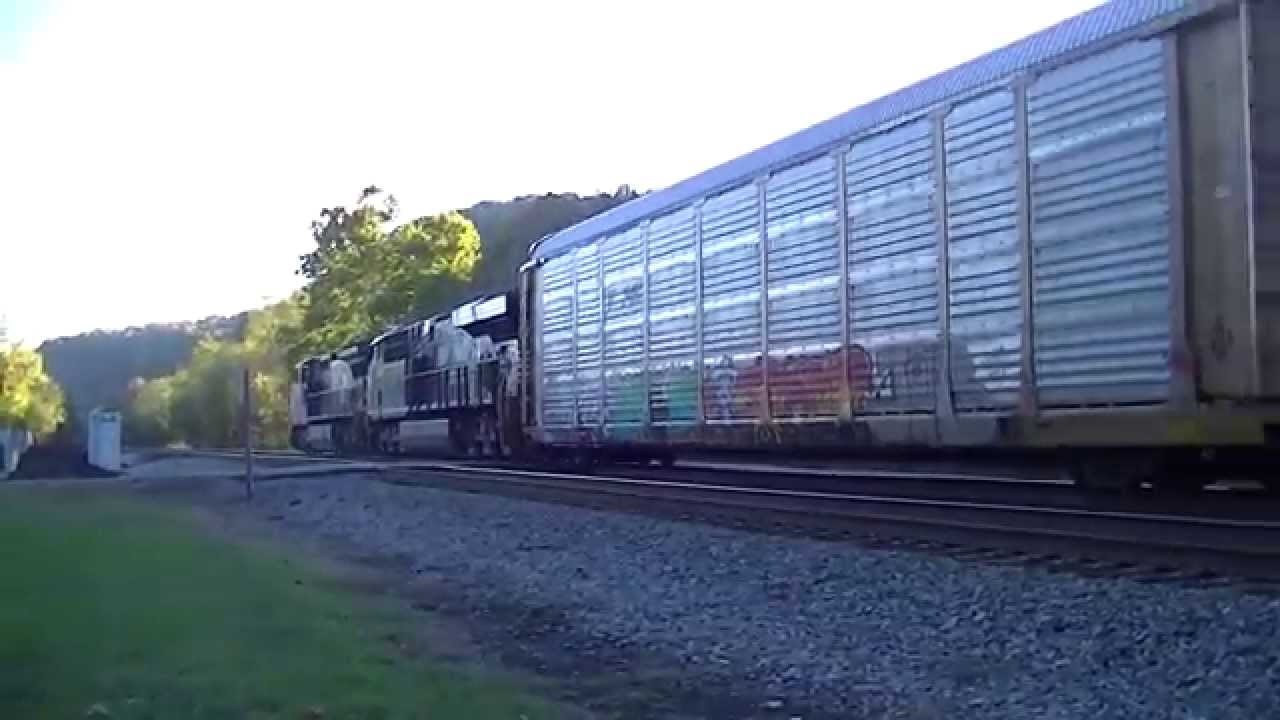 Ex CR Dash 8 Leads NS I9W at Elliston, VA - YouTube