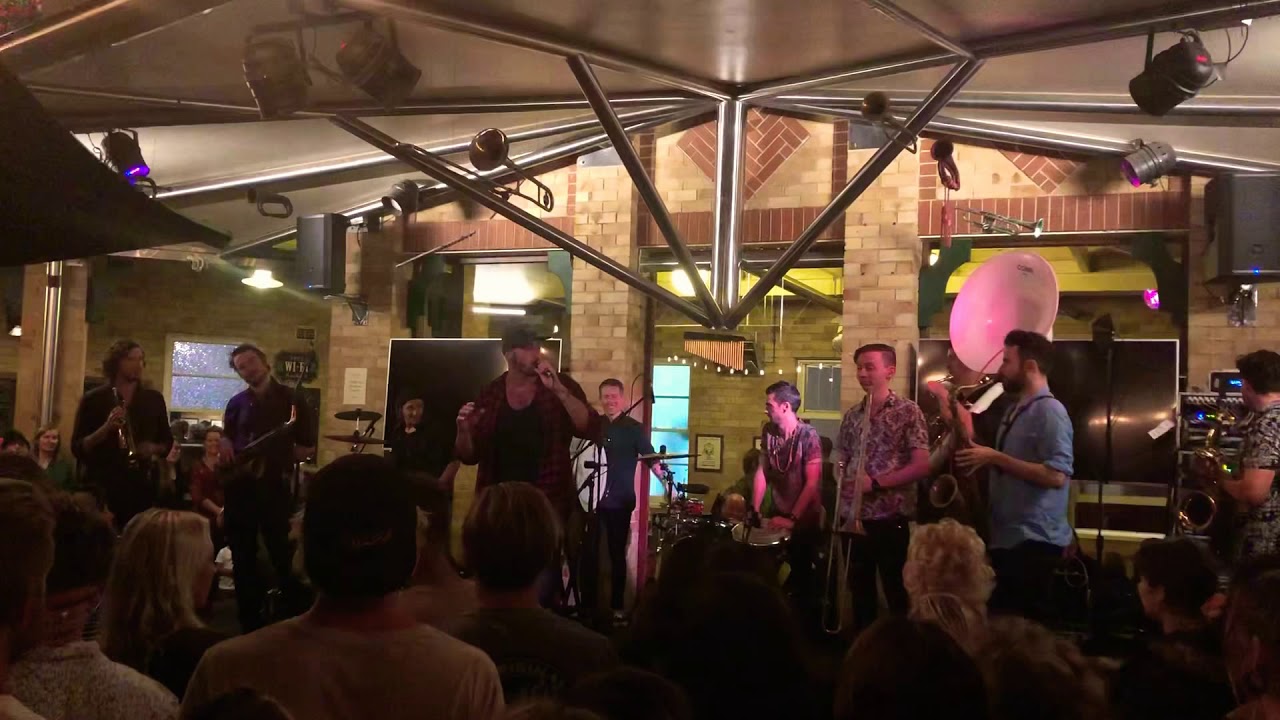Mama don’t want no Hot Potato - YouTube