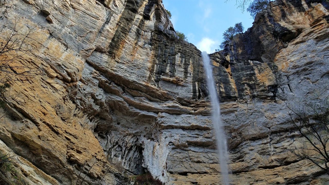 Hemmed in Hollow Waterfall - Buffalo National River 4K - YouTube